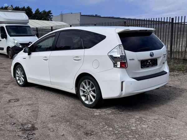 Balts Toyota Prius 2015 Viļņa, ar dzinēja tilpumu 1.80 L un nobraukumu 407 tūkst. km par 7220 €, foto 6 vietnē AUTOMOTO.COM.LV