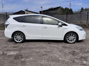 White Toyota Prius 2015 in Vilnius, with an engine capacity of 1.80 L and mileage of 407 thousand km for 7220 €, photo 9 on AUTOMOTO.COM.LV