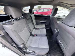 White Toyota Prius 2015 in Vilnius, with an engine capacity of 1.80 L and mileage of 407 thousand km for 7220 €, photo 16 on AUTOMOTO.COM.LV