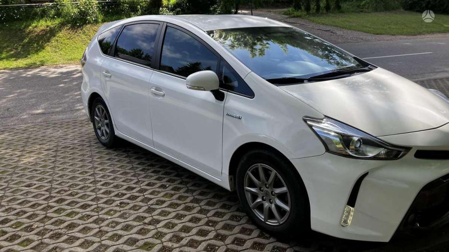 Balts Toyota Prius 2015 Viļņa, ar dzinēja tilpumu 1.80 L un nobraukumu 251 tūkst. km par 10900 €, foto 4 vietnē AUTOMOTO.COM.LV