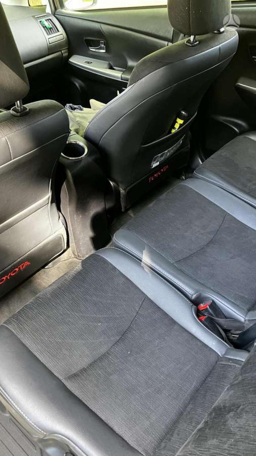 Balts Toyota Prius 2015 Viļņa, ar dzinēja tilpumu 1.80 L un nobraukumu 251 tūkst. km par 10900 €, foto 8 vietnē AUTOMOTO.COM.LV