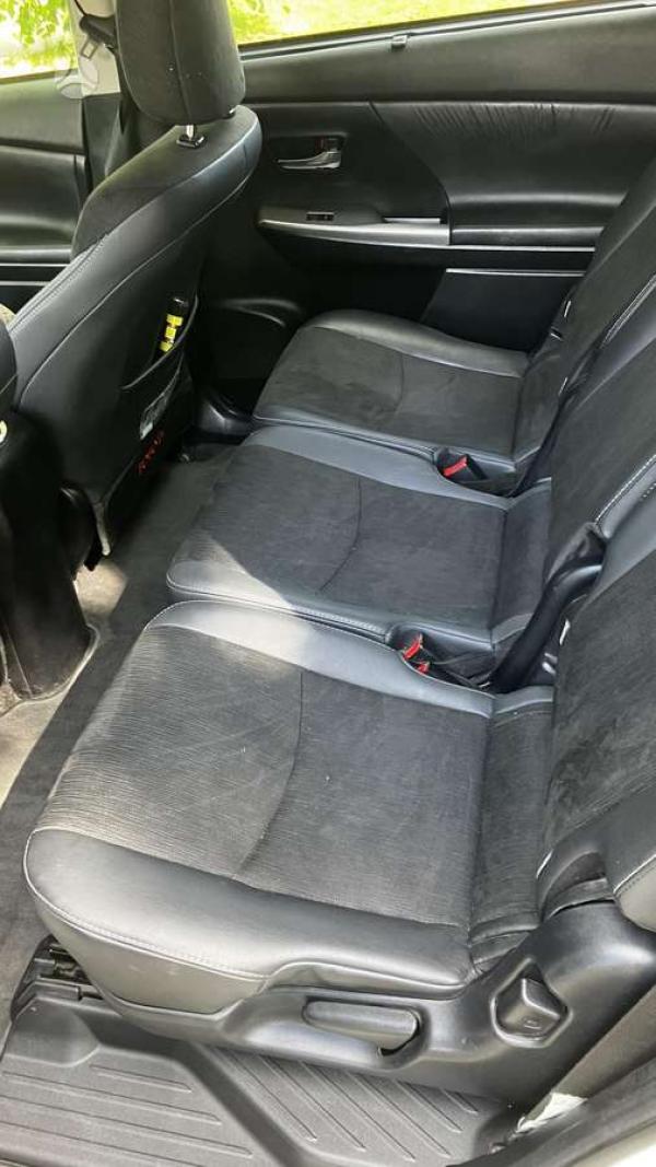 Balts Toyota Prius 2015 Viļņa, ar dzinēja tilpumu 1.80 L un nobraukumu 251 tūkst. km par 10900 €, foto 8 vietnē AUTOMOTO.COM.LV