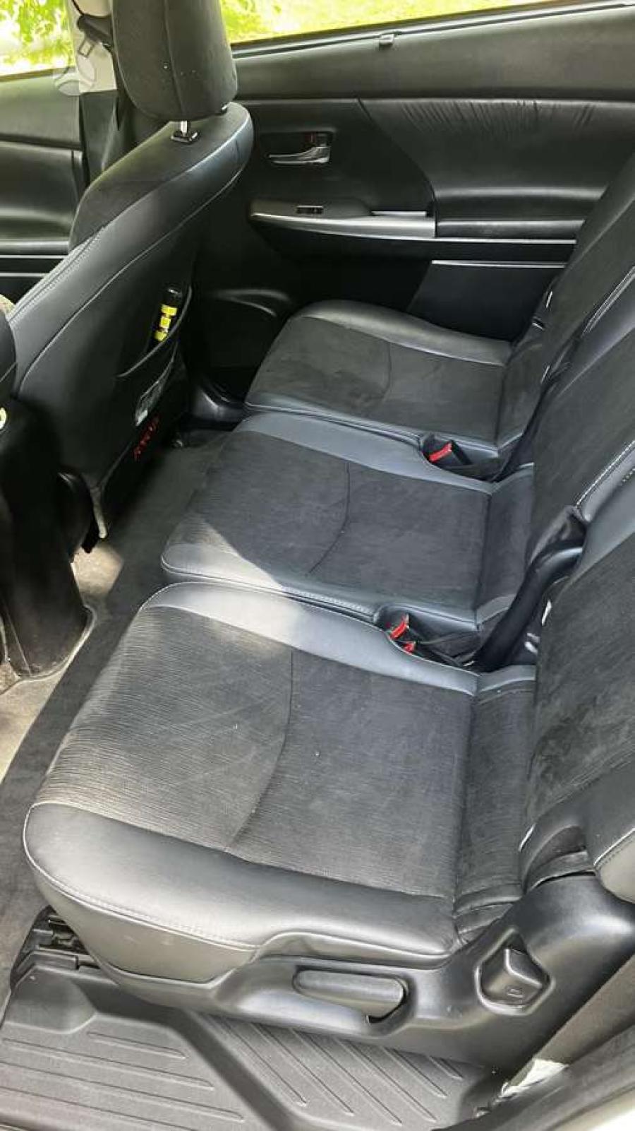Balts Toyota Prius 2015 Viļņa, ar dzinēja tilpumu 1.80 L un nobraukumu 251 tūkst. km par 10900 €, foto 9 vietnē AUTOMOTO.COM.LV