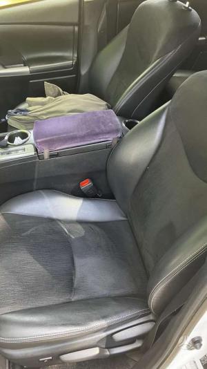 Balts Toyota Prius 2015 Viļņa, ar dzinēja tilpumu 1.80 L un nobraukumu 251 tūkst. km par 10900 €, foto 12 vietnē AUTOMOTO.COM.LV