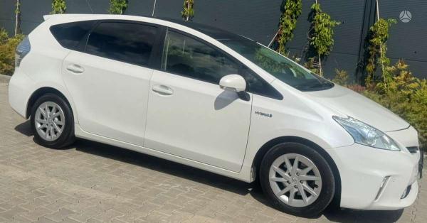 Balts Toyota Prius 2015 Viļņa, ar dzinēja tilpumu 1.80 L un nobraukumu 249 tūkst. km par 13999 €, foto 1 vietnē AUTOMOTO.COM.LV