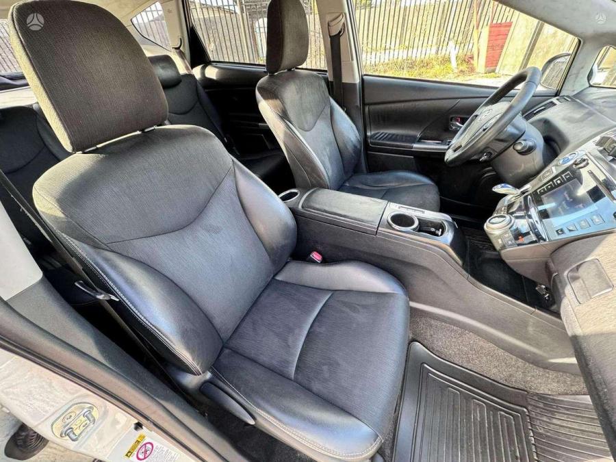 Balts Toyota Prius 2016 Viļņa, ar dzinēja tilpumu 1.80 L un nobraukumu 488 tūkst. km par 10500 €, foto 17 vietnē AUTOMOTO.COM.LV