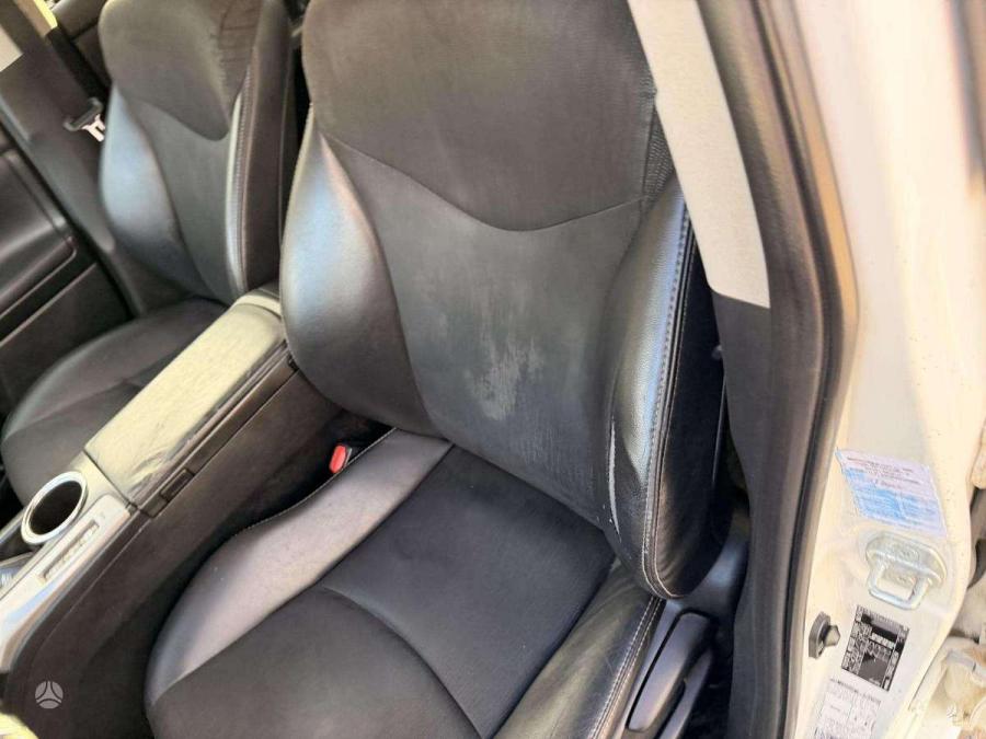 Balts Toyota Prius 2016 Viļņa, ar dzinēja tilpumu 1.80 L un nobraukumu 488 tūkst. km par 10500 €, foto 27 vietnē AUTOMOTO.COM.LV