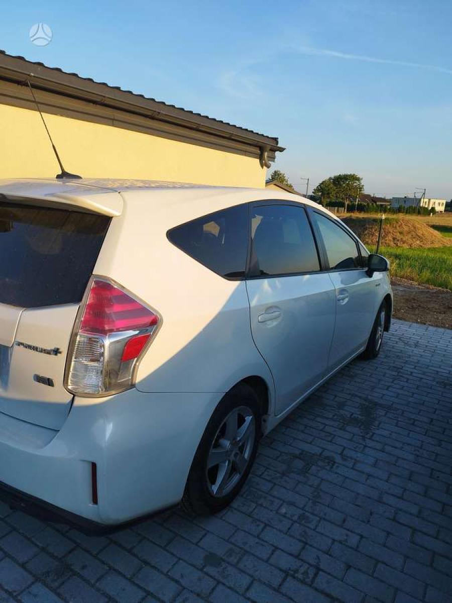 Balts Toyota Prius 2016 Kauņa, ar dzinēja tilpumu 1.80 L un nobraukumu 297 tūkst. km par 10900 €, foto 4 vietnē AUTOMOTO.COM.LV