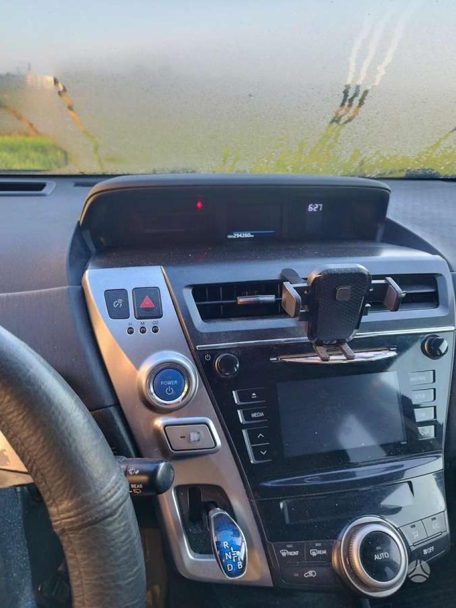 Balts Toyota Prius 2016 Kauņa, ar dzinēja tilpumu 1.80 L un nobraukumu 297 tūkst. km par 10900 €, foto 6 vietnē AUTOMOTO.COM.LV