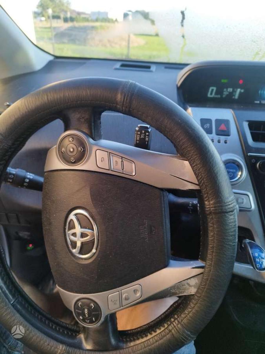 Balts Toyota Prius 2016 Kauņa, ar dzinēja tilpumu 1.80 L un nobraukumu 297 tūkst. km par 10900 €, foto 10 vietnē AUTOMOTO.COM.LV