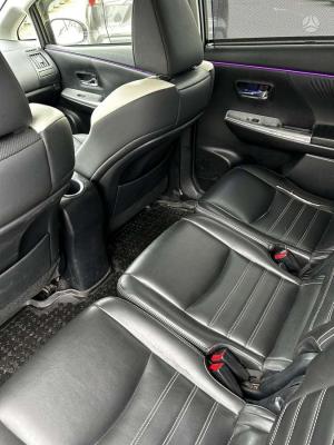 Balts Toyota Prius 2016 Viļņa, ar dzinēja tilpumu 1.80 L un nobraukumu 525 tūkst. km par 11999 €, foto 9 vietnē AUTOMOTO.COM.LV