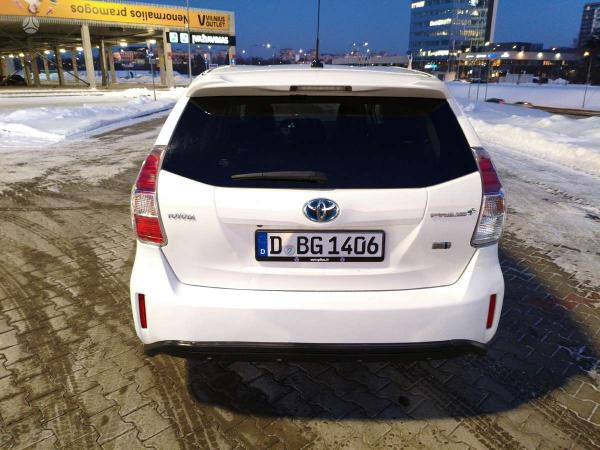 Balts Toyota Prius 2017 Viļņa, ar dzinēja tilpumu 1.80 L un nobraukumu 220 tūkst. km par 10990 €, foto 5 vietnē AUTOMOTO.COM.LV