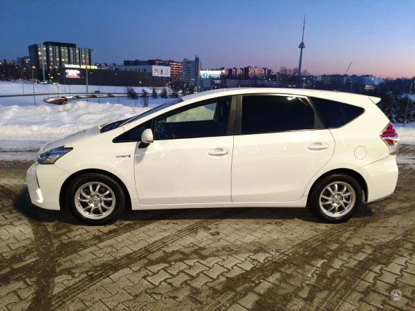 Balts Toyota Prius 2017 Viļņa, ar dzinēja tilpumu 1.80 L un nobraukumu 220 tūkst. km par 10990 €, foto 7 vietnē AUTOMOTO.COM.LV