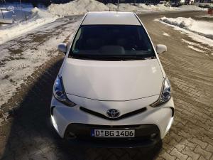 White Toyota Prius 2017 in Vilnius, with an engine capacity of 1.80 L and mileage of 220 thousand km for 10990 €, photo 19 on AUTOMOTO.COM.LV