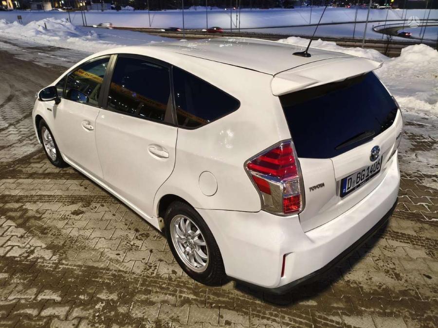 White Toyota Prius 2017 in Vilnius, with an engine capacity of 1.80 L and mileage of 220 thousand km for 10990 €, photo 21 on AUTOMOTO.COM.LV