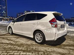 White Toyota Prius 2017 in Vilnius, with an engine capacity of 1.80 L and mileage of 220 thousand km for 10990 €, photo 27 on AUTOMOTO.COM.LV