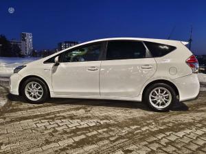 White Toyota Prius 2017 in Vilnius, with an engine capacity of 1.80 L and mileage of 220 thousand km for 10990 €, photo 30 on AUTOMOTO.COM.LV