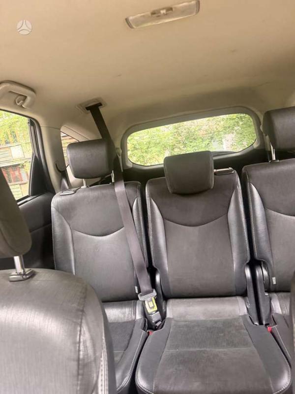Balts Toyota Prius 2017 Viļņa, ar dzinēja tilpumu 1.80 L un nobraukumu 249 tūkst. km par 8900 €, foto 5 vietnē AUTOMOTO.COM.LV