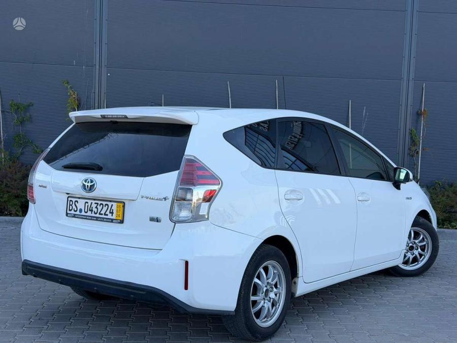 Balts Toyota Prius 2017 Viļņa, ar dzinēja tilpumu 1.80 L un nobraukumu 280 tūkst. km par 9999 €, foto 3 vietnē AUTOMOTO.COM.LV