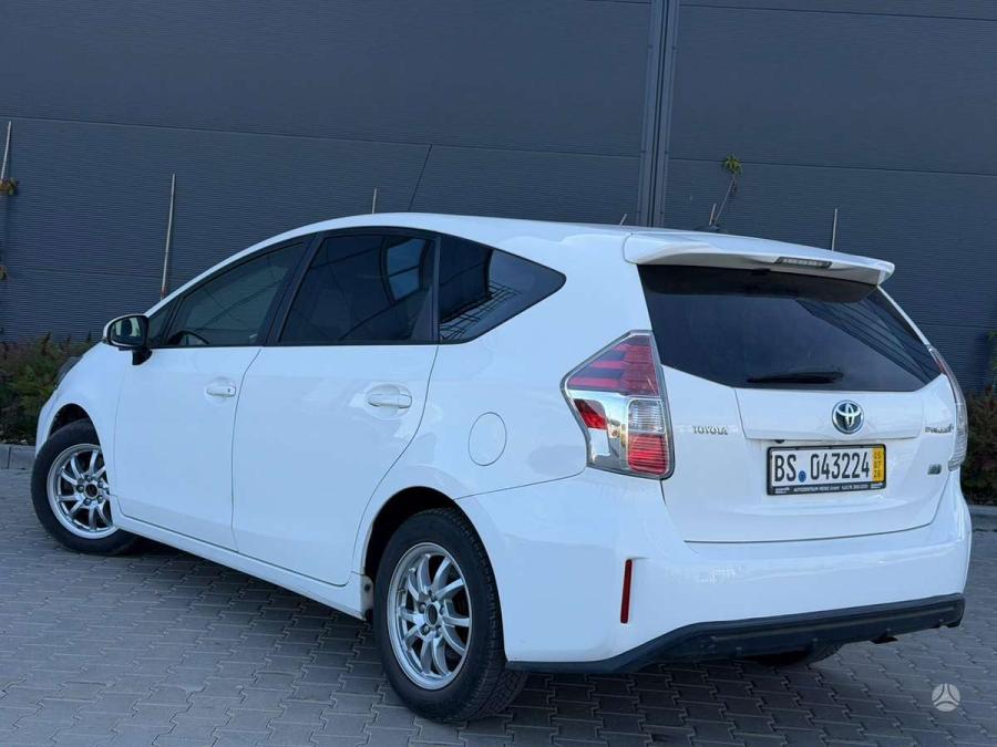 Balts Toyota Prius 2017 Viļņa, ar dzinēja tilpumu 1.80 L un nobraukumu 280 tūkst. km par 9999 €, foto 4 vietnē AUTOMOTO.COM.LV