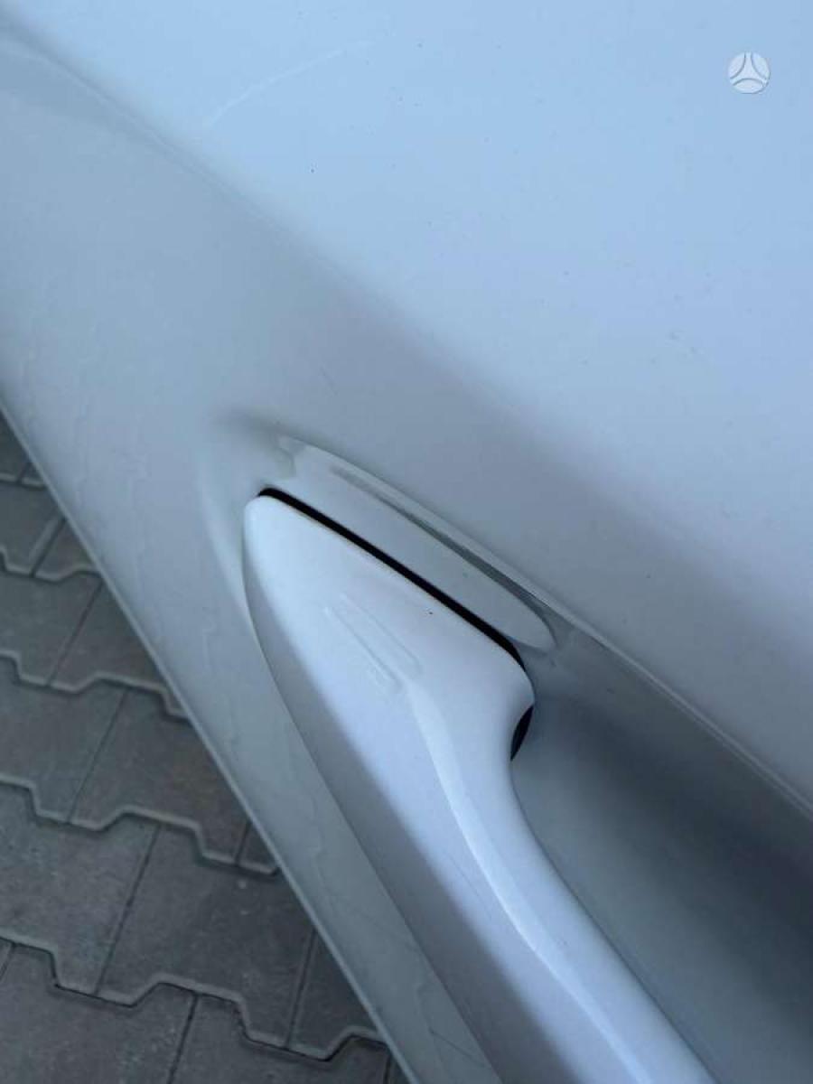 Balts Toyota Prius 2017 Viļņa, ar dzinēja tilpumu 1.80 L un nobraukumu 280 tūkst. km par 9999 €, foto 5 vietnē AUTOMOTO.COM.LV