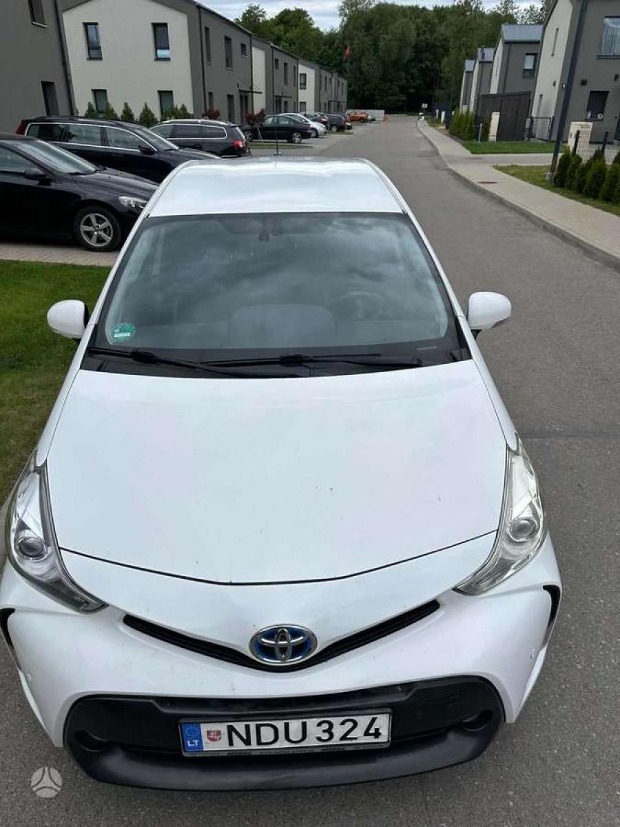 Balts Toyota Prius 2017 Kauņa, ar dzinēja tilpumu 1.80 L un nobraukumu 480 tūkst. km par 11500 €, foto 3 vietnē AUTOMOTO.COM.LV