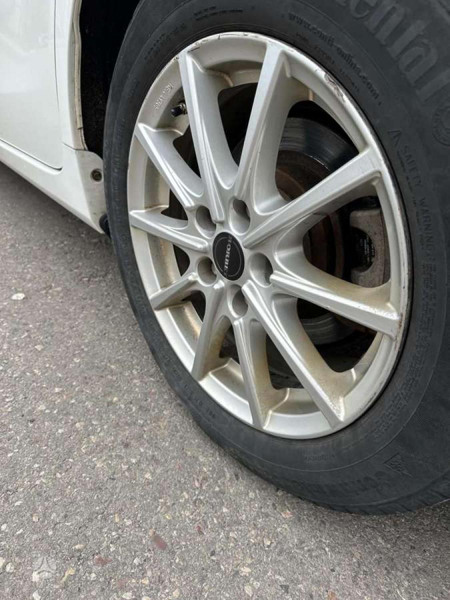 Balts Toyota Prius 2017 Kauņa, ar dzinēja tilpumu 1.80 L un nobraukumu 480 tūkst. km par 11500 €, foto 9 vietnē AUTOMOTO.COM.LV