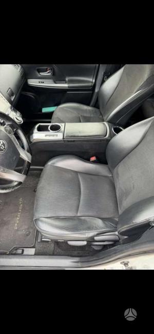 Balts Toyota Prius 2017 Kauņa, ar dzinēja tilpumu 1.80 L un nobraukumu 480 tūkst. km par 11500 €, foto 11 vietnē AUTOMOTO.COM.LV