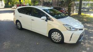 White Toyota Prius 2017 in Vilnius, with an engine capacity of 1.80 L and mileage of 526 thousand km for 8000 €, photo 5 on AUTOMOTO.COM.LV