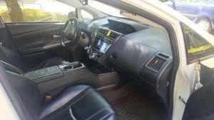 White Toyota Prius 2017 in Vilnius, with an engine capacity of 1.80 L and mileage of 526 thousand km for 8000 €, photo 7 on AUTOMOTO.COM.LV
