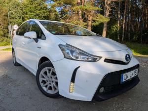 White Toyota Prius 2018 in Klaipeda, with an engine capacity of 1.80 L and mileage of 276 thousand km for 12800 €, photo 3 on AUTOMOTO.COM.LV