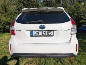 White Toyota Prius 2018 in Klaipeda, with an engine capacity of 1.80 L and mileage of 276 thousand km for 12800 €, photo 6 on AUTOMOTO.COM.LV
