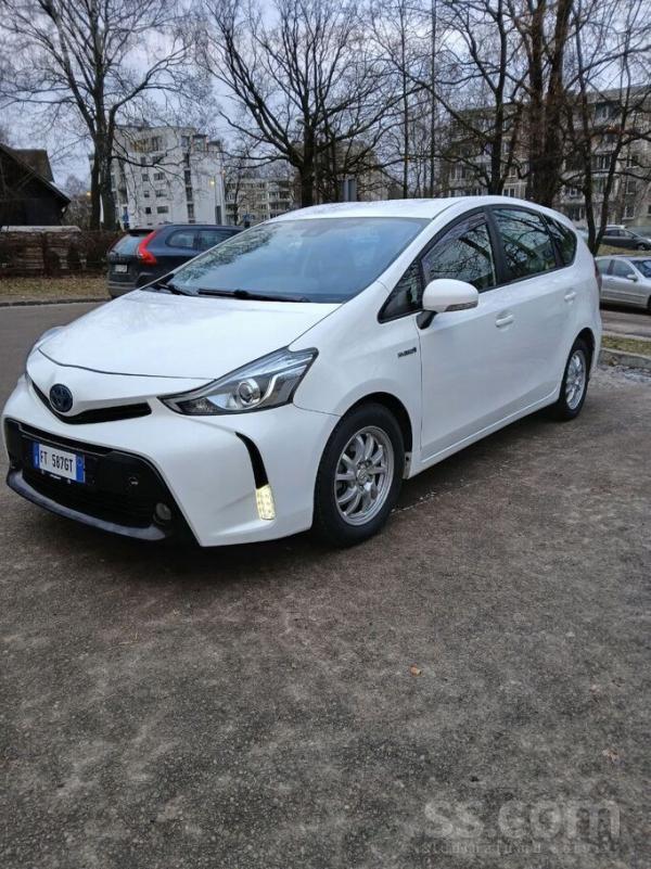 Balts Toyota Prius 2019 Rīga, ar dzinēja tilpumu 1.80 L un nobraukumu 216 tūkst. km par 13200 €, foto 1 vietnē AUTOMOTO.COM.LV