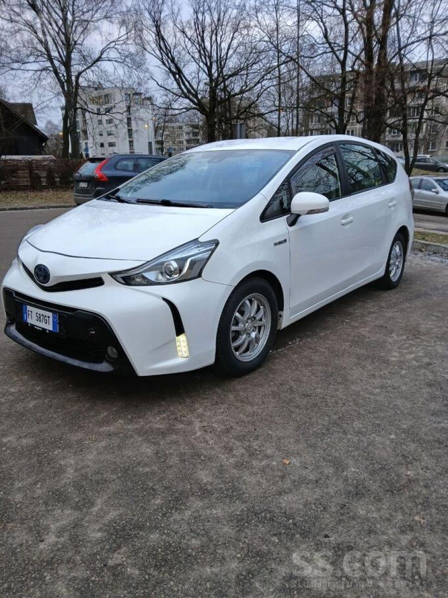 Balts Toyota Prius 2019 Rīga, ar dzinēja tilpumu 1.80 L un nobraukumu 216 tūkst. km par 13200 €, foto 1 vietnē AUTOMOTO.COM.LV