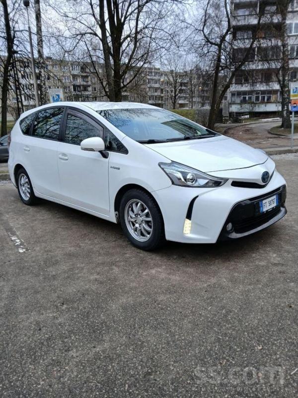 Balts Toyota Prius 2019 Rīga, ar dzinēja tilpumu 1.80 L un nobraukumu 216 tūkst. km par 13200 €, foto 3 vietnē AUTOMOTO.COM.LV