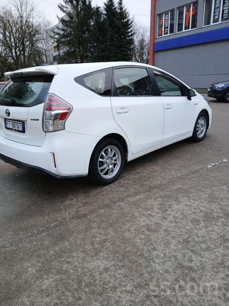Balts Toyota Prius 2019 Rīga, ar dzinēja tilpumu 1.80 L un nobraukumu 216 tūkst. km par 13200 €, foto 4 vietnē AUTOMOTO.COM.LV