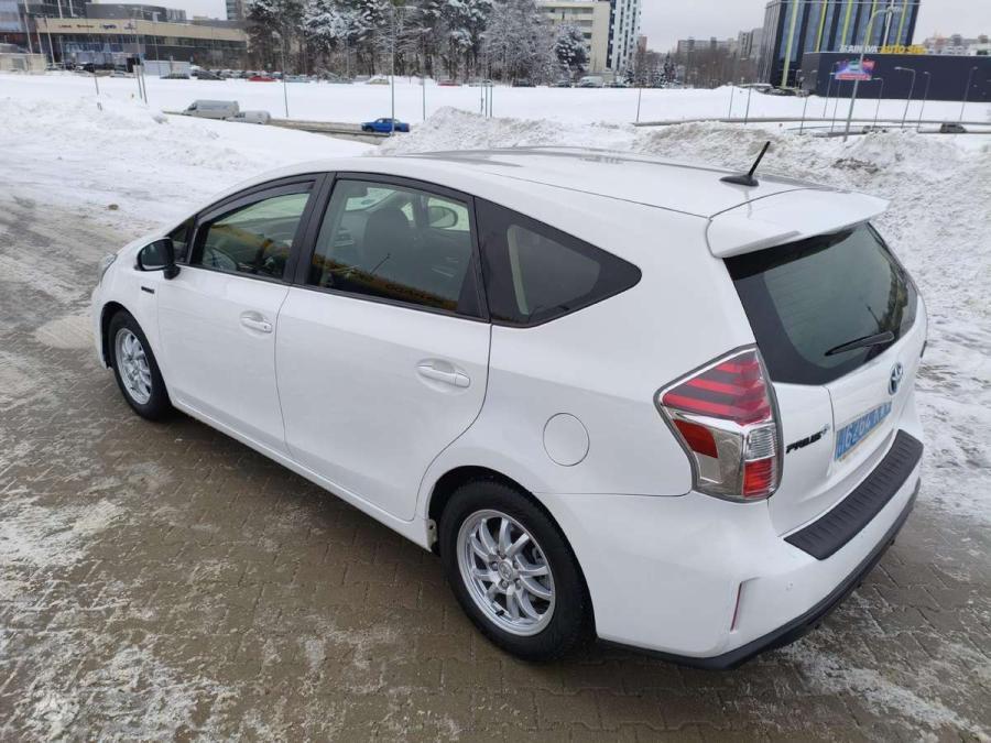Balts Toyota Prius 2019 Viļņa, ar dzinēja tilpumu 1.80 L un nobraukumu 218 tūkst. km par 12500 €, foto 24 vietnē AUTOMOTO.COM.LV