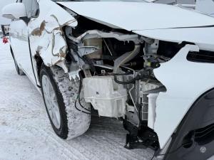 White Toyota Prius 2019 in Vilnius, with an engine capacity of 1.80 L and mileage of 261 thousand km for 8800 €, photo 10 on AUTOMOTO.COM.LV