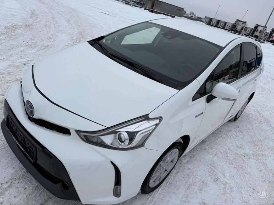 White Toyota Prius 2019 in Vilnius, with an engine capacity of 1.80 L and mileage of 261 thousand km for 8800 €, photo 31 on AUTOMOTO.COM.LV