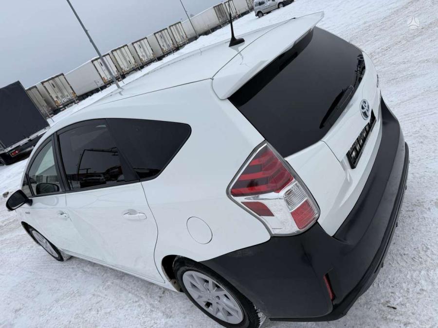 White Toyota Prius 2019 in Vilnius, with an engine capacity of 1.80 L and mileage of 261 thousand km for 8800 €, photo 33 on AUTOMOTO.COM.LV