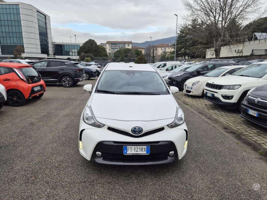 Balts Toyota Prius 2019 Panevēža, ar dzinēja tilpumu 1.80 L un nobraukumu 221 tūkst. km par 12300 €, foto 1 vietnē AUTOMOTO.COM.LV