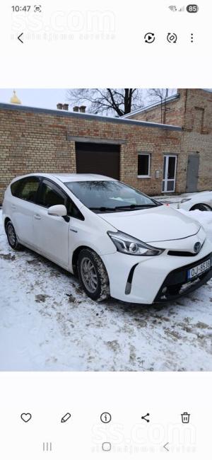 White Toyota Prius 2019 in Riga, with an engine capacity of 1.80 L and mileage of 320 thousand km for 12900 €, photo 3 on AUTOMOTO.COM.LV