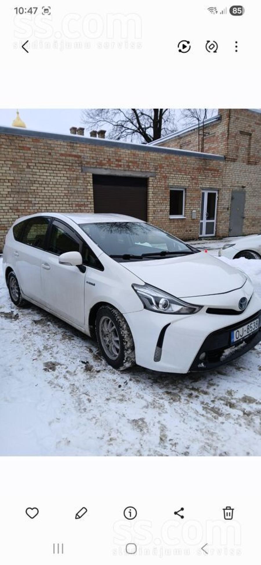 White Toyota Prius 2019 in Riga, with an engine capacity of 1.80 L and mileage of 320 thousand km for 12900 €, photo 3 on AUTOMOTO.COM.LV