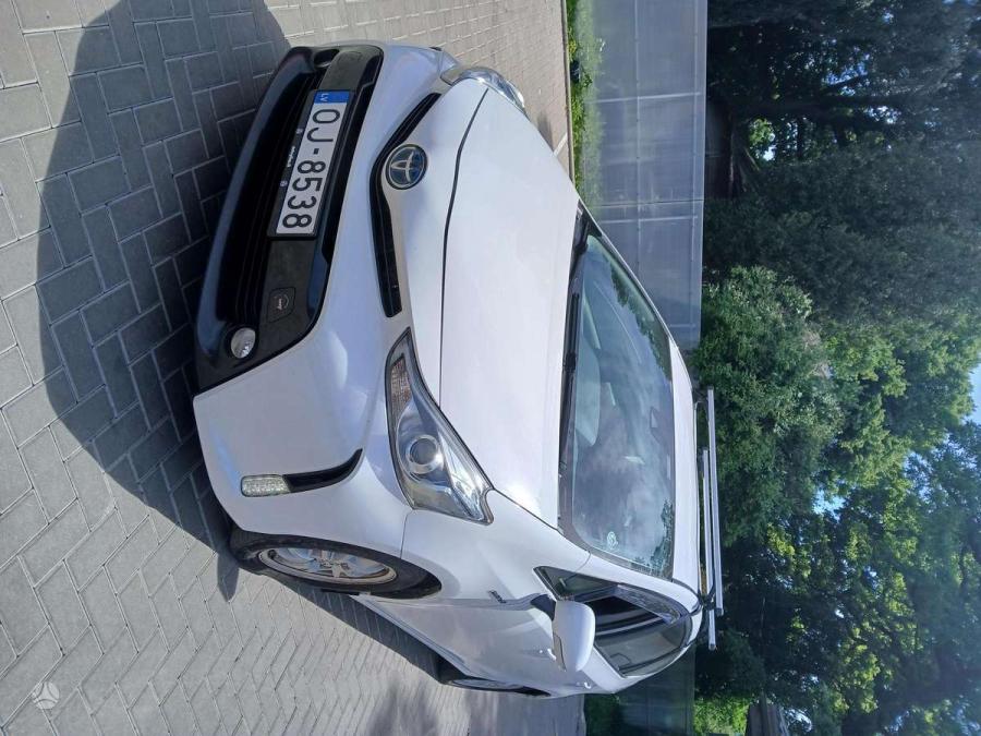 Balts Toyota Prius 2019 Rīga, ar dzinēja tilpumu 1.80 L un nobraukumu 240 tūkst. km par 12500 €, foto 14 vietnē AUTOMOTO.COM.LV
