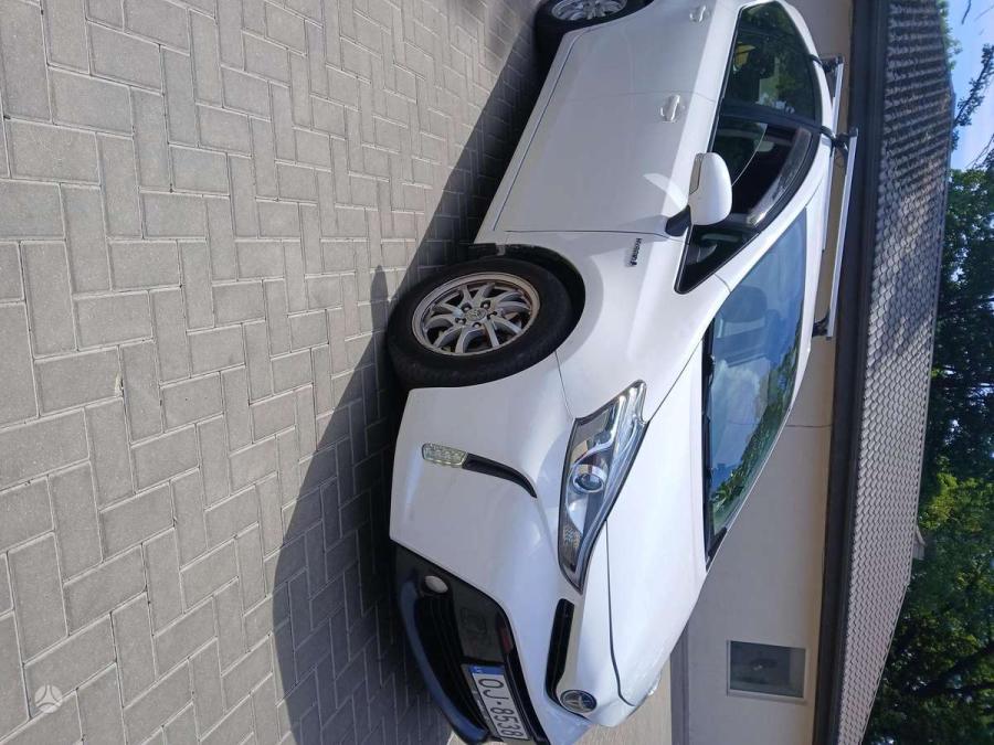 Balts Toyota Prius 2019 Rīga, ar dzinēja tilpumu 1.80 L un nobraukumu 240 tūkst. km par 12500 €, foto 15 vietnē AUTOMOTO.COM.LV