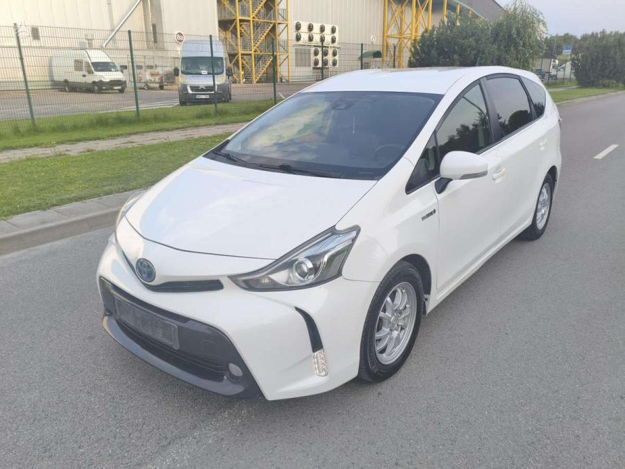 Белый Тойота Приус 2019 в Вильнюс, объемом двигателя 1.80 л и пробегом 221 тыс. км за 12700 €, фото 1 на AUTOMOTO.COM.LV