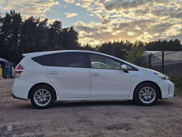 Balts Toyota Prius 2019 Viļņa, ar dzinēja tilpumu 1.80 L un nobraukumu 313 tūkst. km par 10700 €, foto 3 vietnē AUTOMOTO.COM.LV