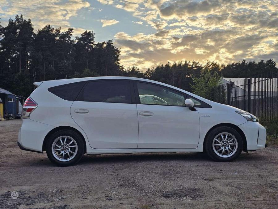Balts Toyota Prius 2019 Viļņa, ar dzinēja tilpumu 1.80 L un nobraukumu 313 tūkst. km par 10700 €, foto 3 vietnē AUTOMOTO.COM.LV