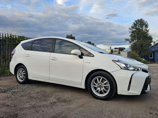 Balts Toyota Prius 2019 Viļņa, ar dzinēja tilpumu 1.80 L un nobraukumu 313 tūkst. km par 10700 €, foto 4 vietnē AUTOMOTO.COM.LV