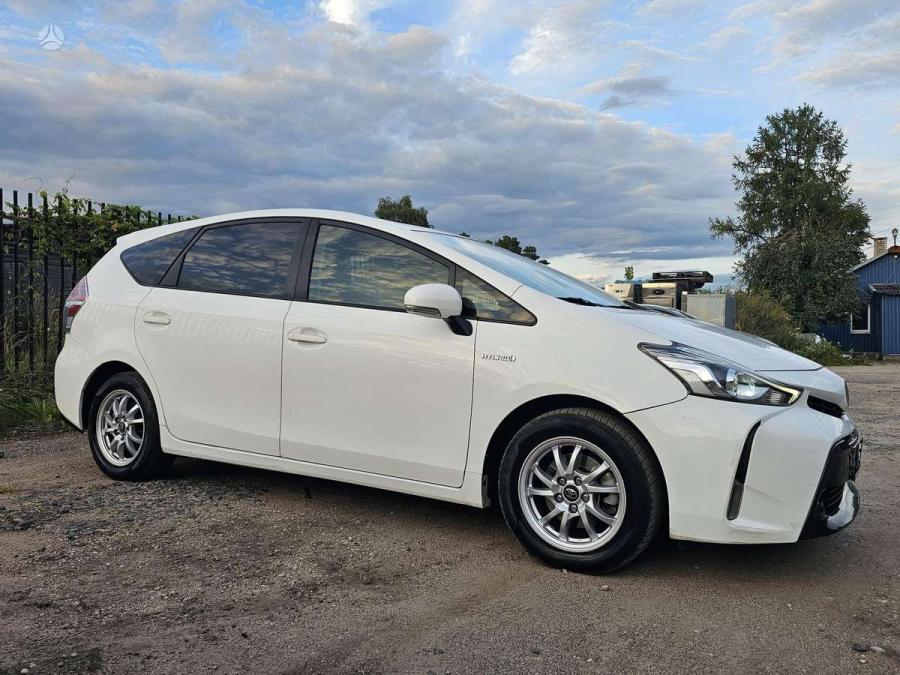 Balts Toyota Prius 2019 Viļņa, ar dzinēja tilpumu 1.80 L un nobraukumu 313 tūkst. km par 10700 €, foto 4 vietnē AUTOMOTO.COM.LV